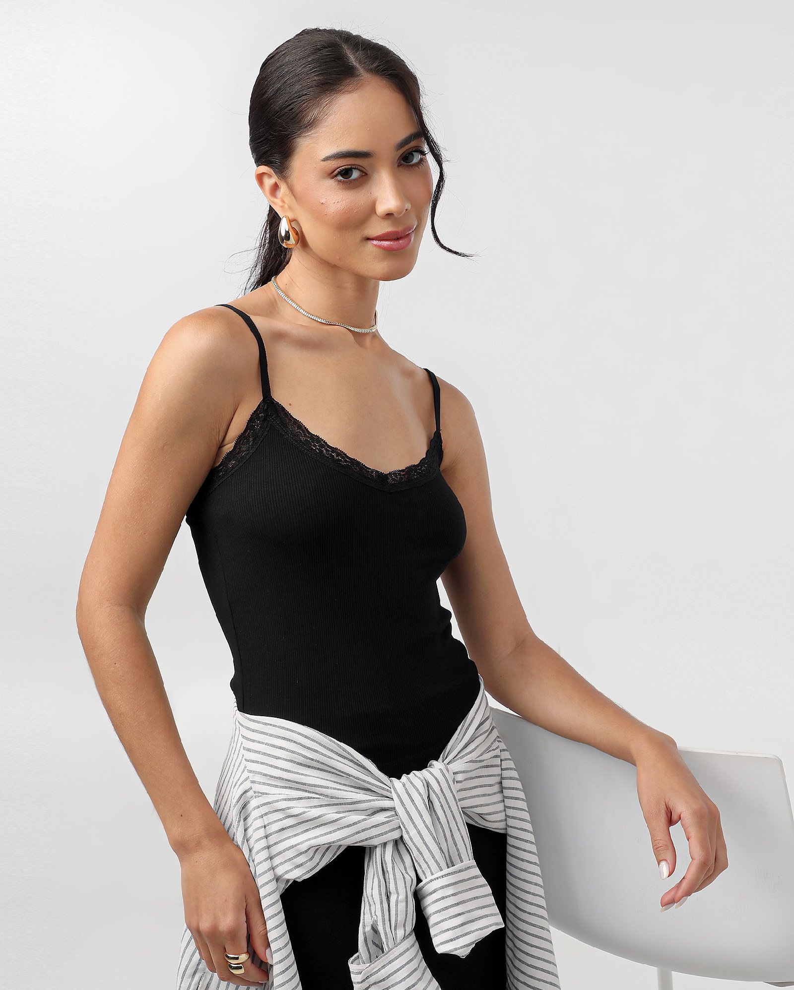 Riachuelo | Regata feminina canelada Alex decote renda preta | Pool