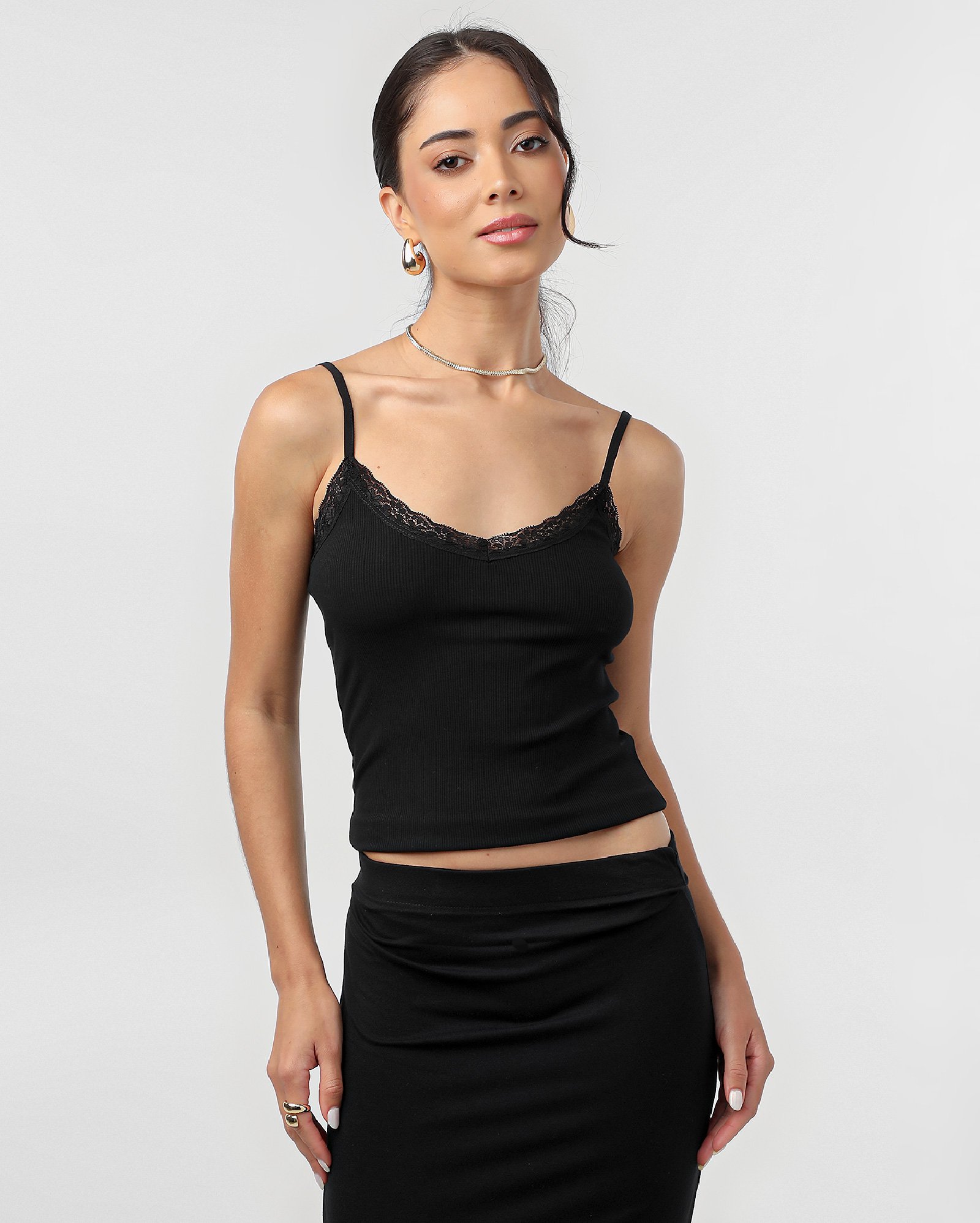 Riachuelo | Regata feminina canelada Alex decote renda preta | Pool