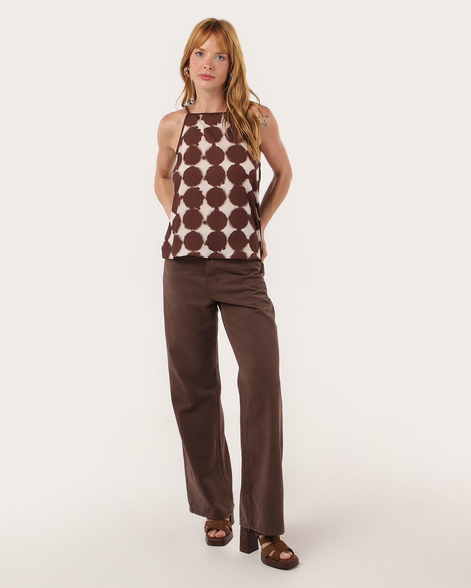 Riachuelo | Regata feminina Bima maxi poá tie-dye marrom | AK by Riachuelo