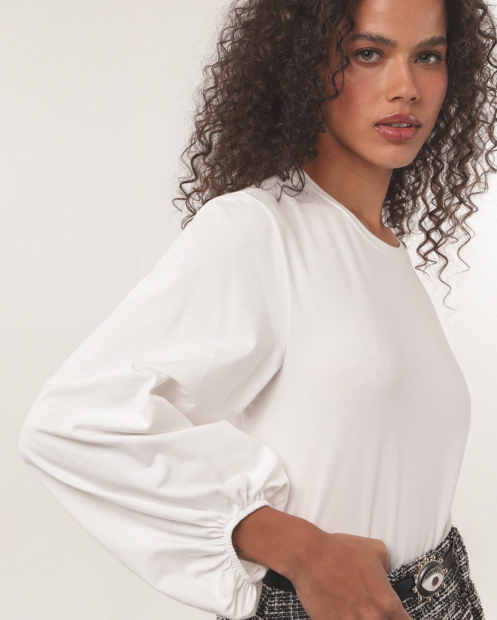 Riachuelo | Blusa feminina em meia malha manga longa bufante - Branco ...