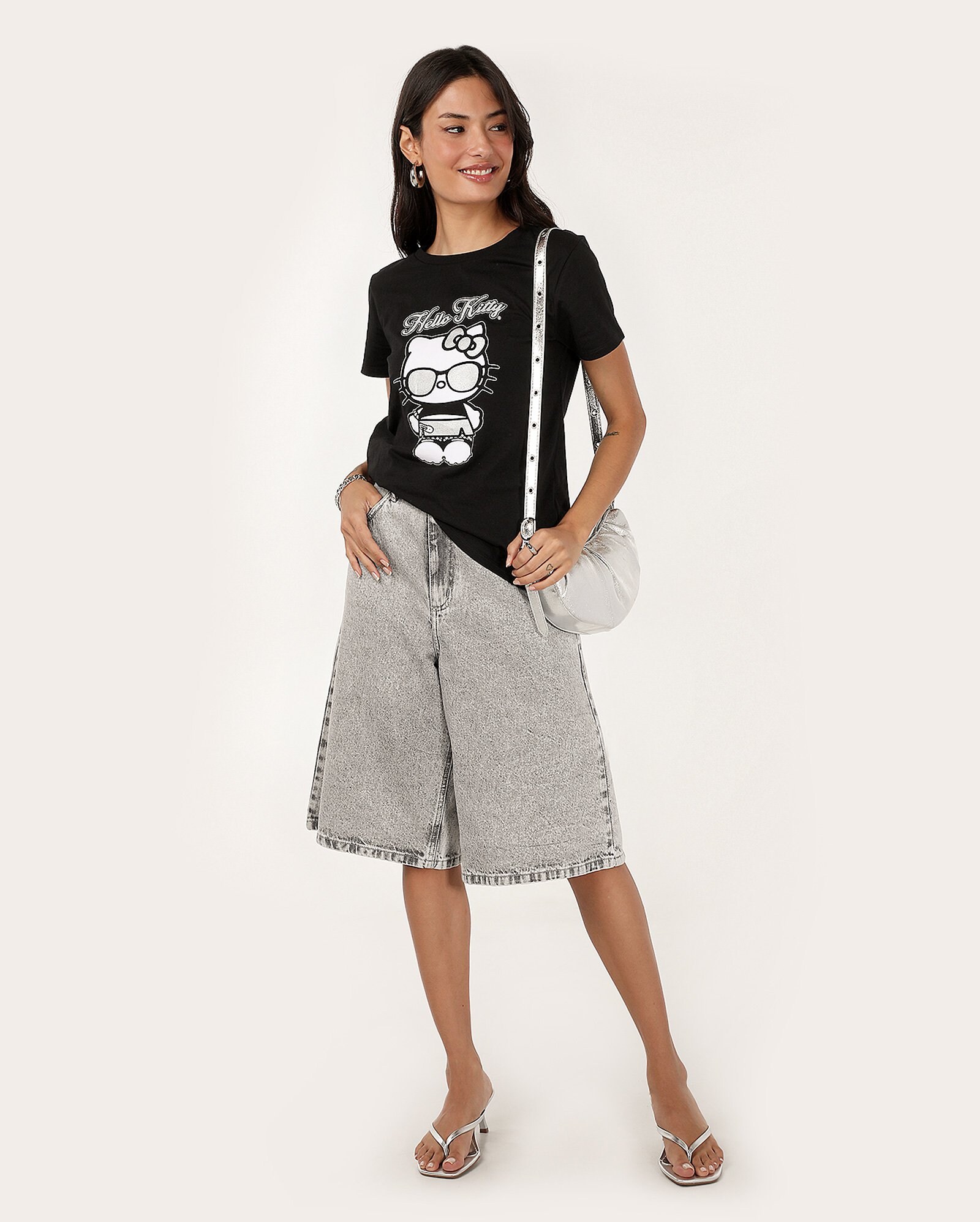 Riachuelo | Camiseta feminina slim Hello Kitty preta | Sanrio