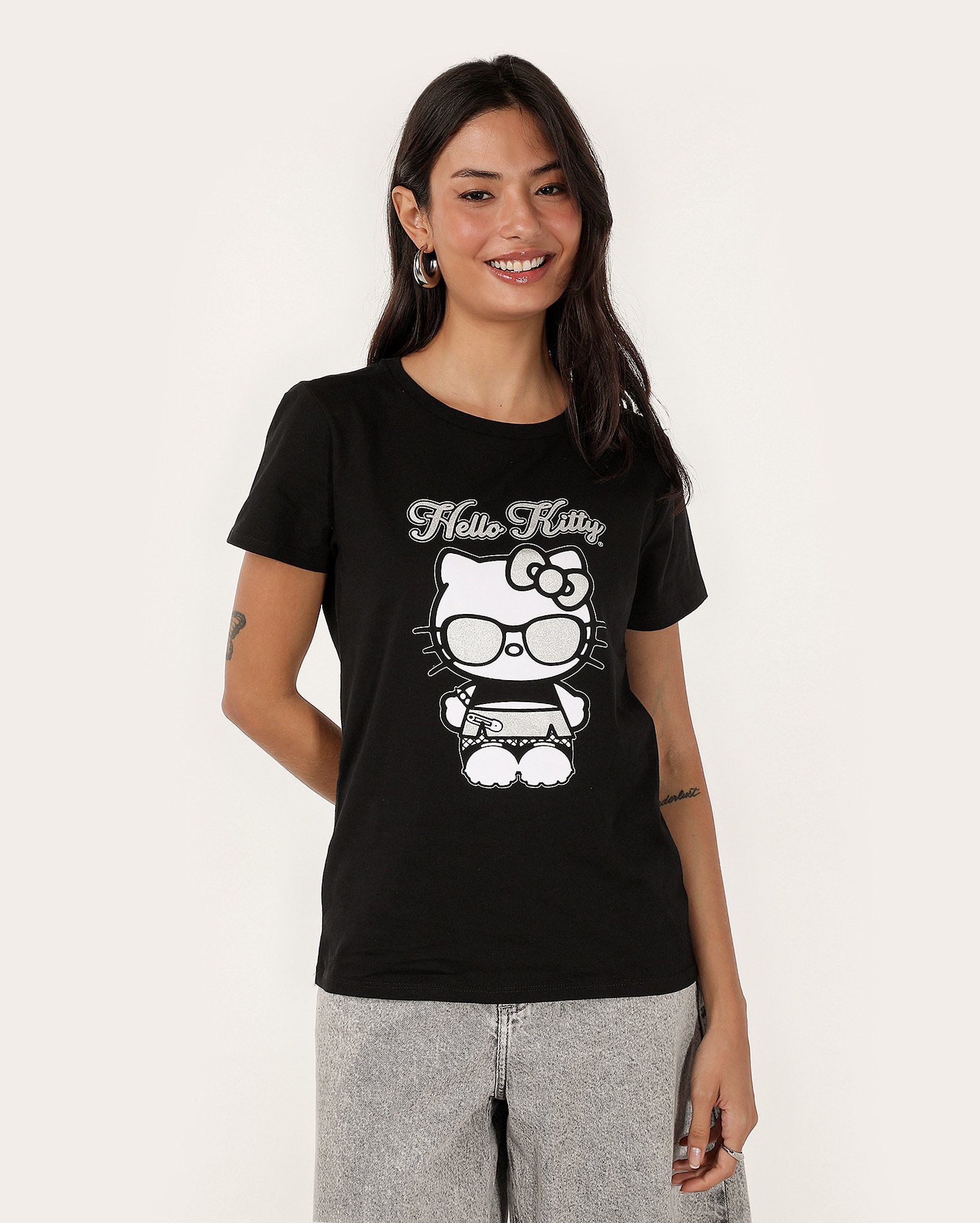 Riachuelo | Camiseta feminina slim Hello Kitty preta | Sanrio