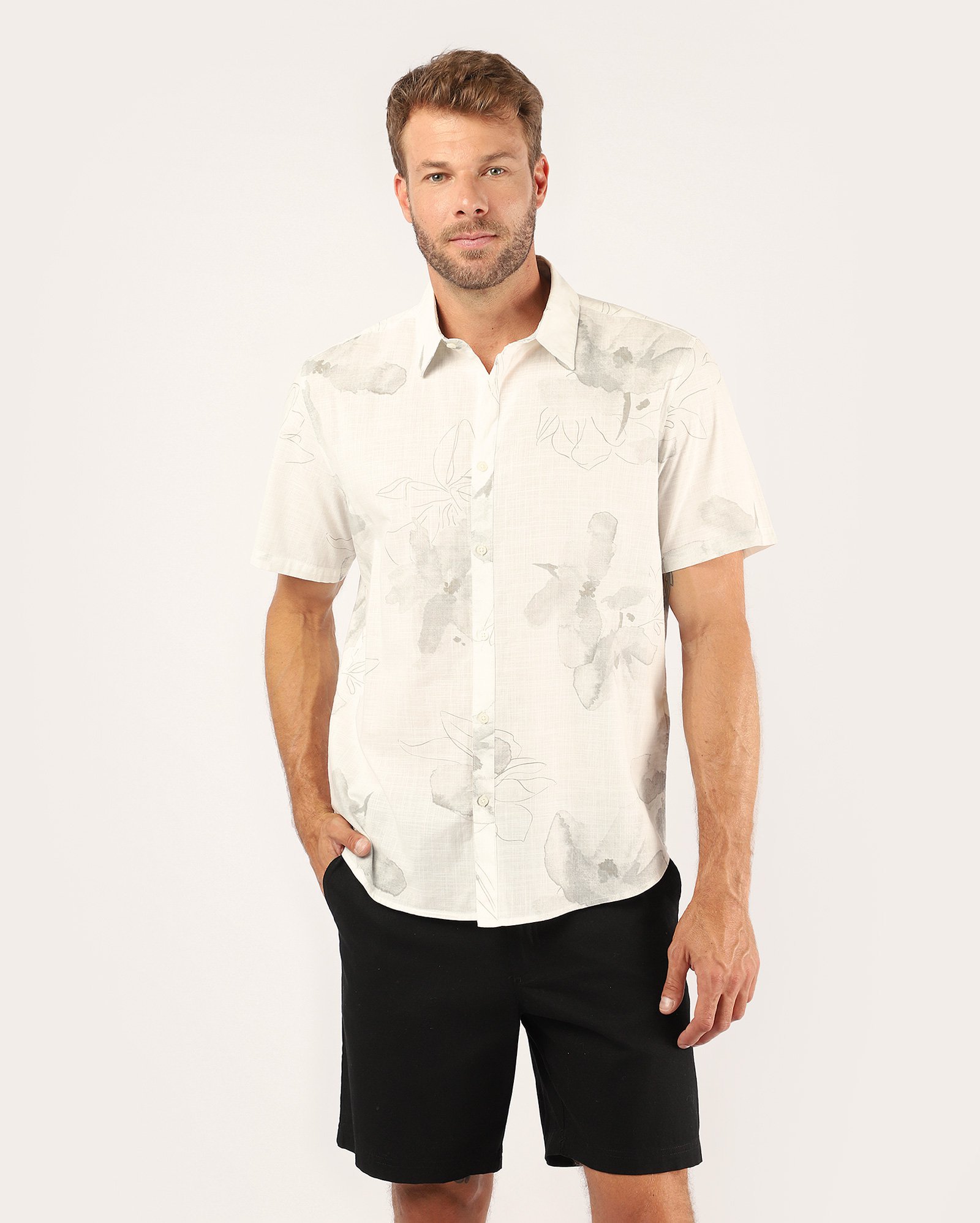 Riachuelo | Camisa masculina estampa folhagens - off-white