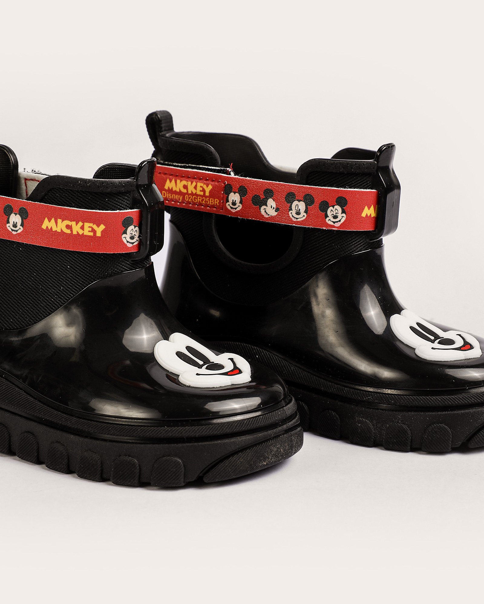Riachuelo | Bota galocha infantil cano curto MIckey Disney preta | Grendene