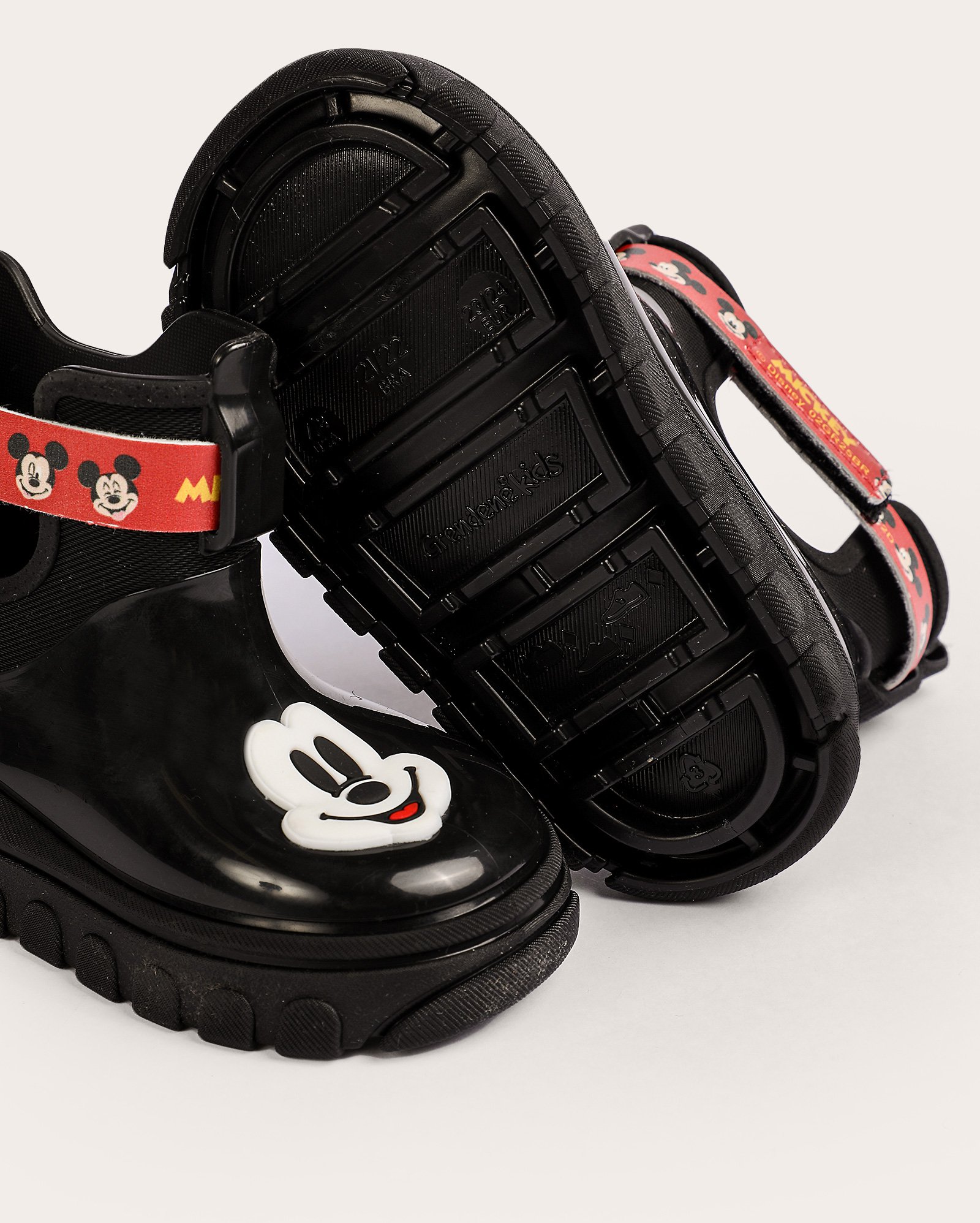Riachuelo | Bota galocha infantil cano curto MIckey Disney preta | Grendene