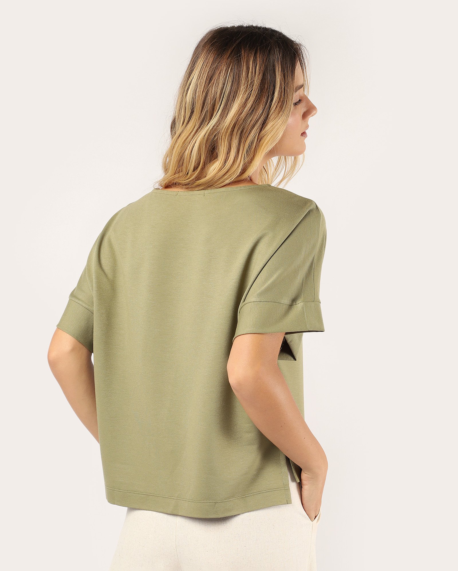 Riachuelo | Blusa feminina em viscose texturizada - Verde Musgo