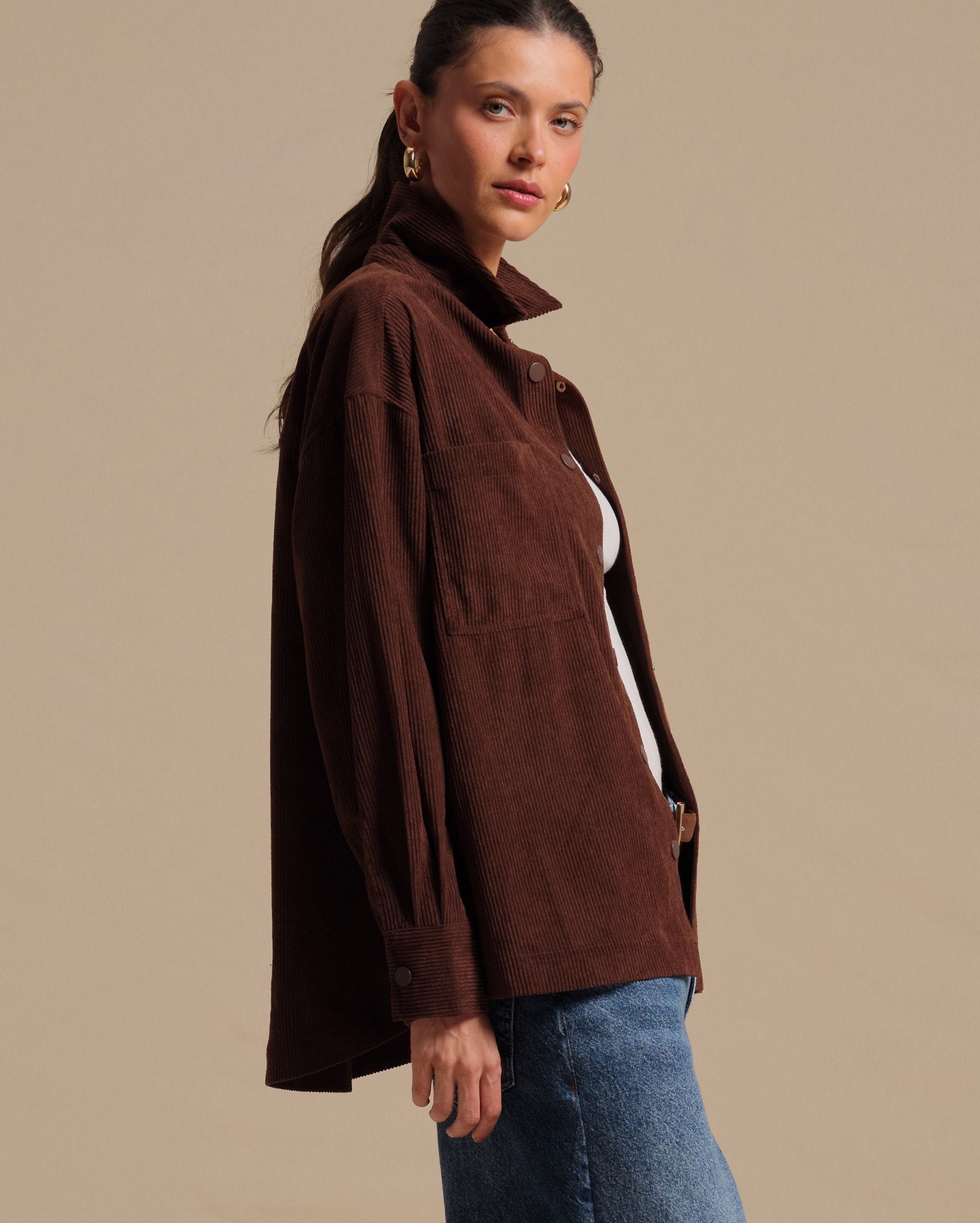 Riachuelo | Camisa com bolso feminina veludo cotelê - Marrom