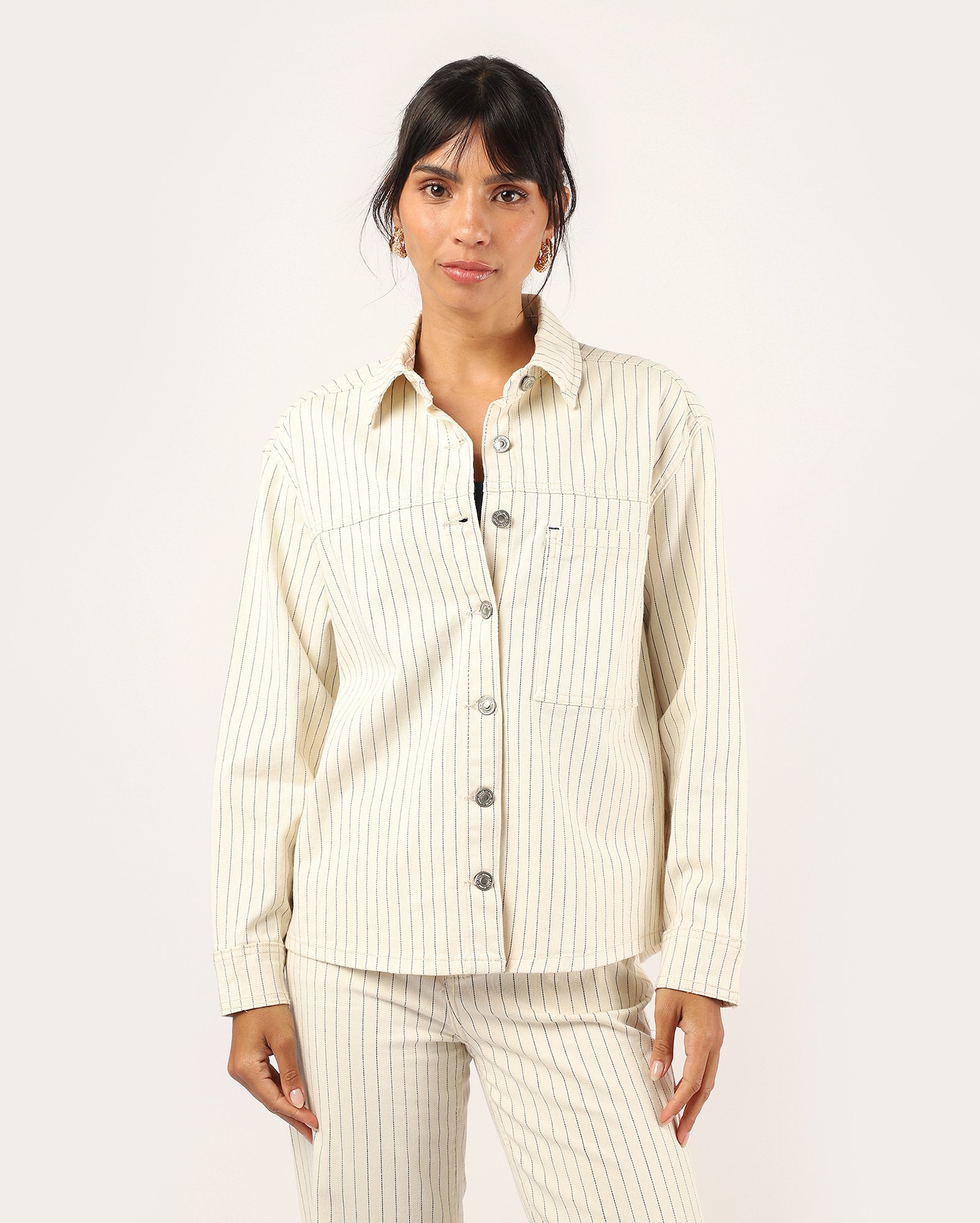 Riachuelo | Shacket sarja feminina risca de giz - bege | Pool Jeans