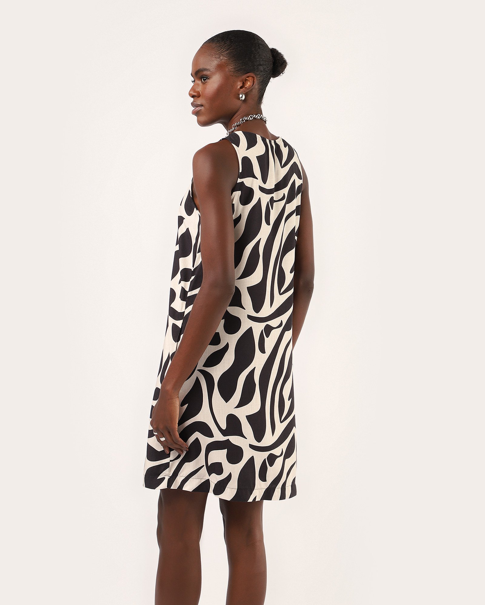 Riachuelo | Vestido reto curto estampa abstrata - multicor