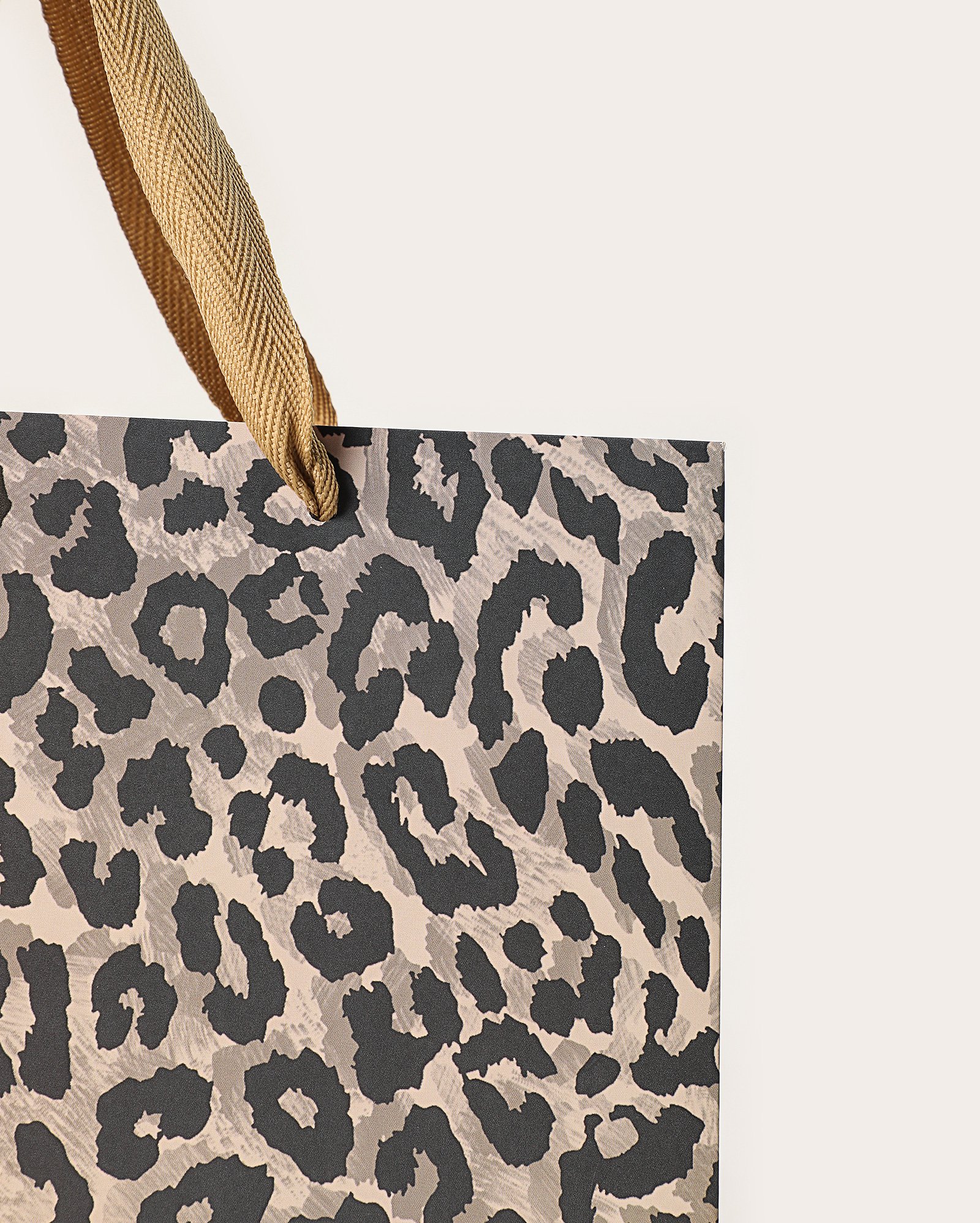 Riachuelo | Sacola de presente Incrivelmente Brasil animal print P ...