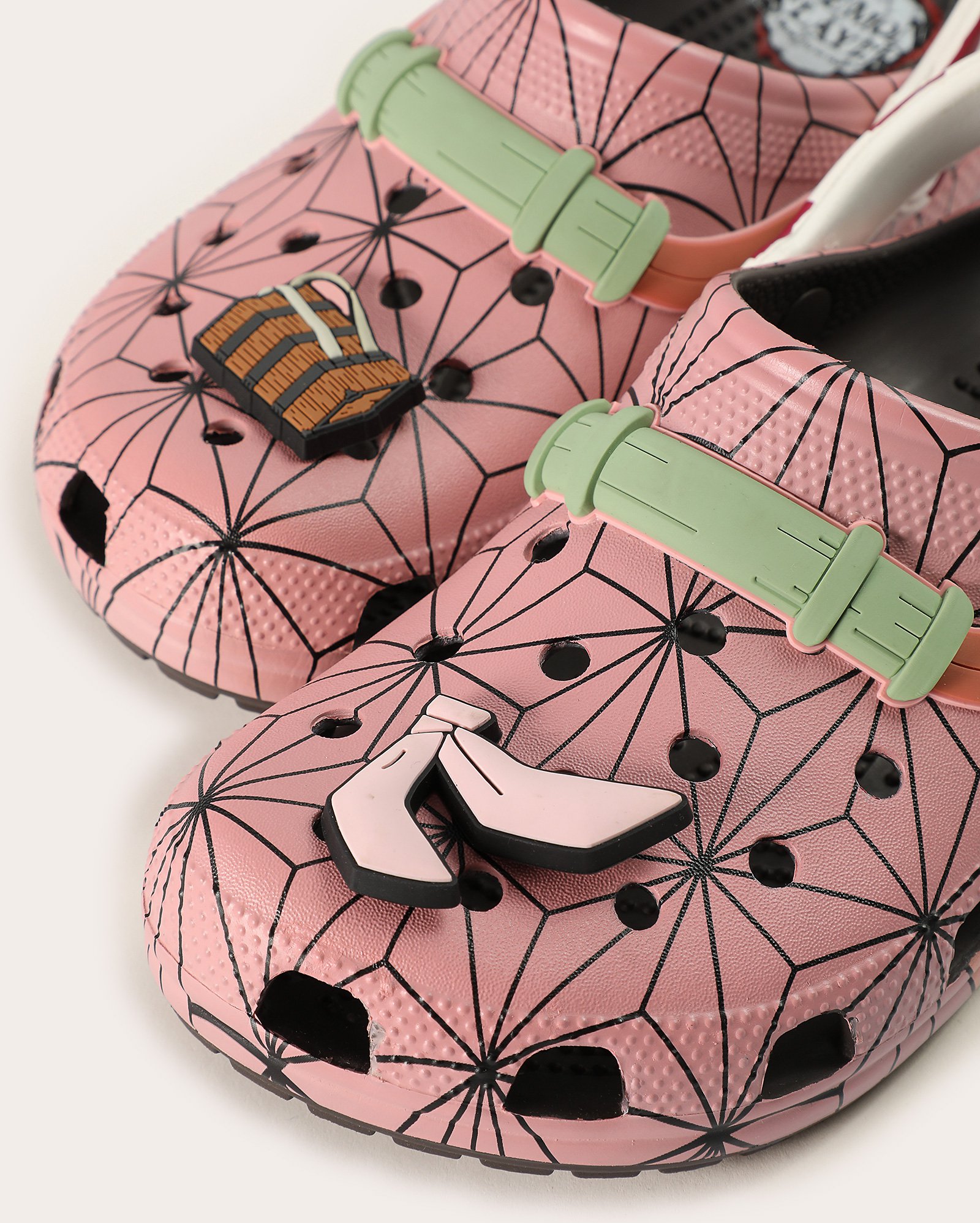 Riachuelo | Sandália clog feminina Demon Slayer - rosa | Crocs