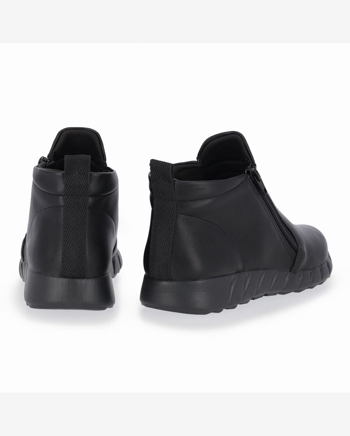 Riachuelo | Bota Fabi Cano Curto Rasteira Preto