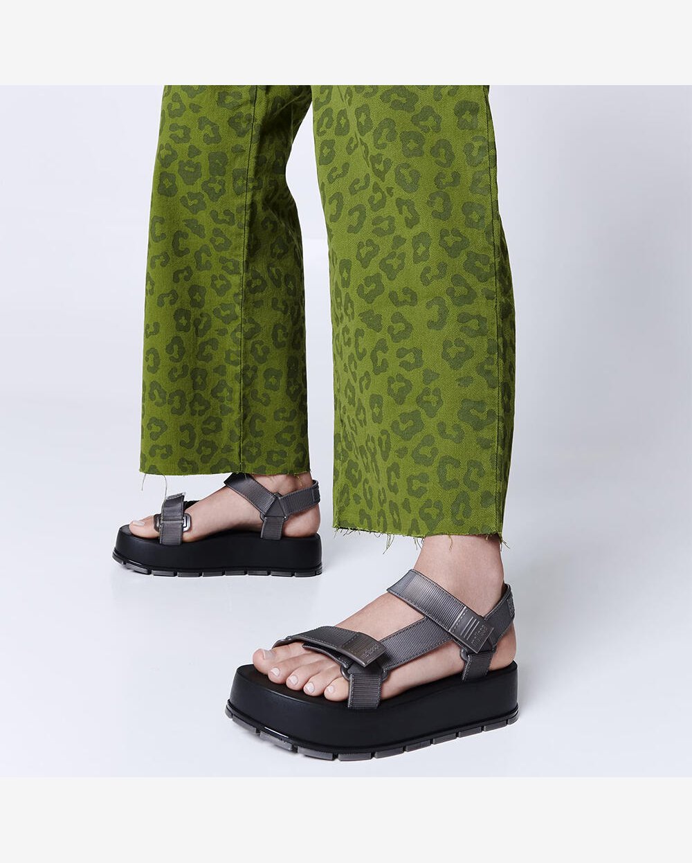 Riachuelo | MELISSA FLOWING PLATFORM 35817