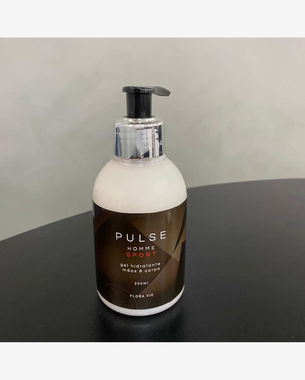 Riachuelo | Kit Flora Vie Pulse Homme Sport Perfume e Gel Hidratante (2 produtos)