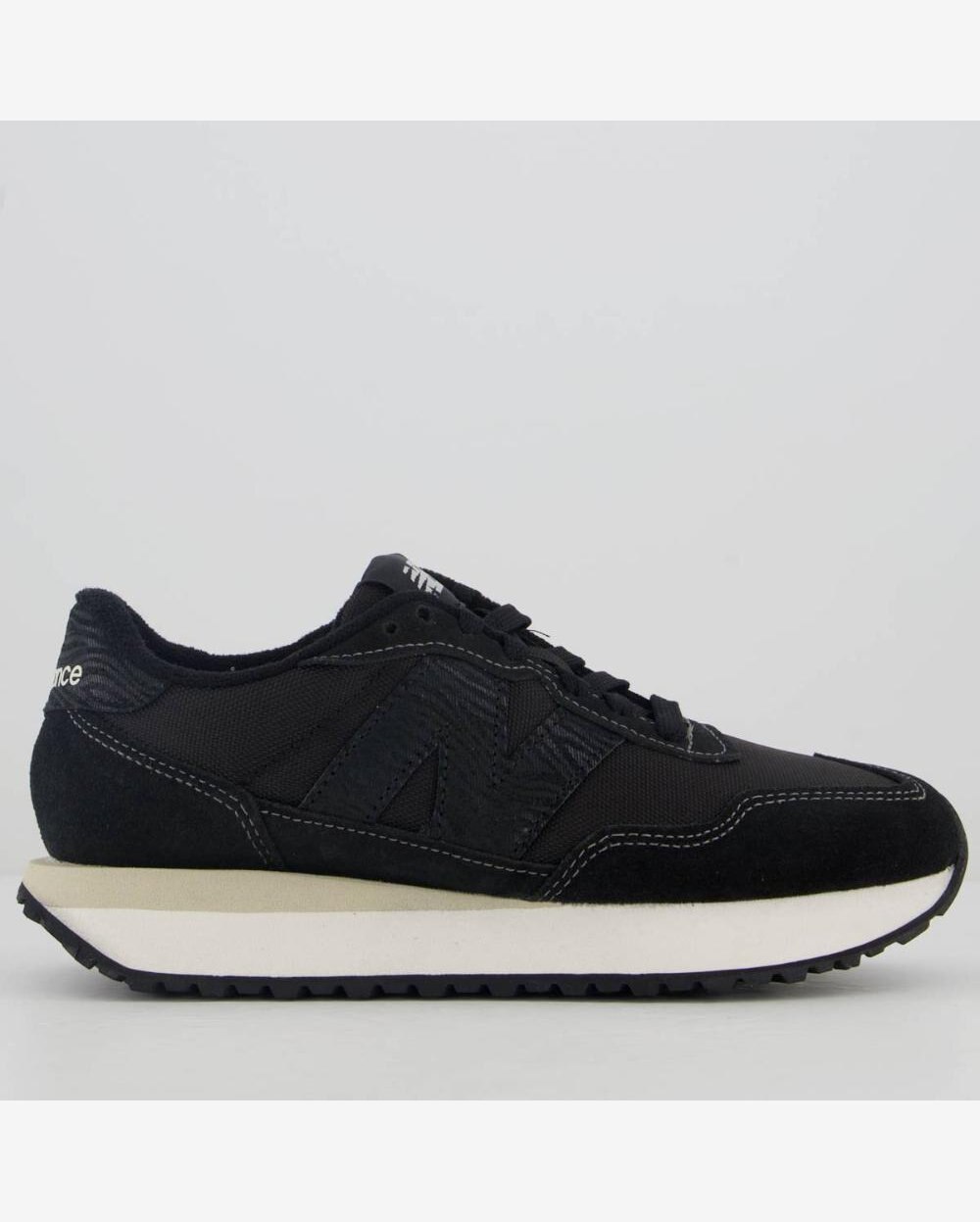 Riachuelo | Tênis New Balance 237V1 Feminino Preto e Bege