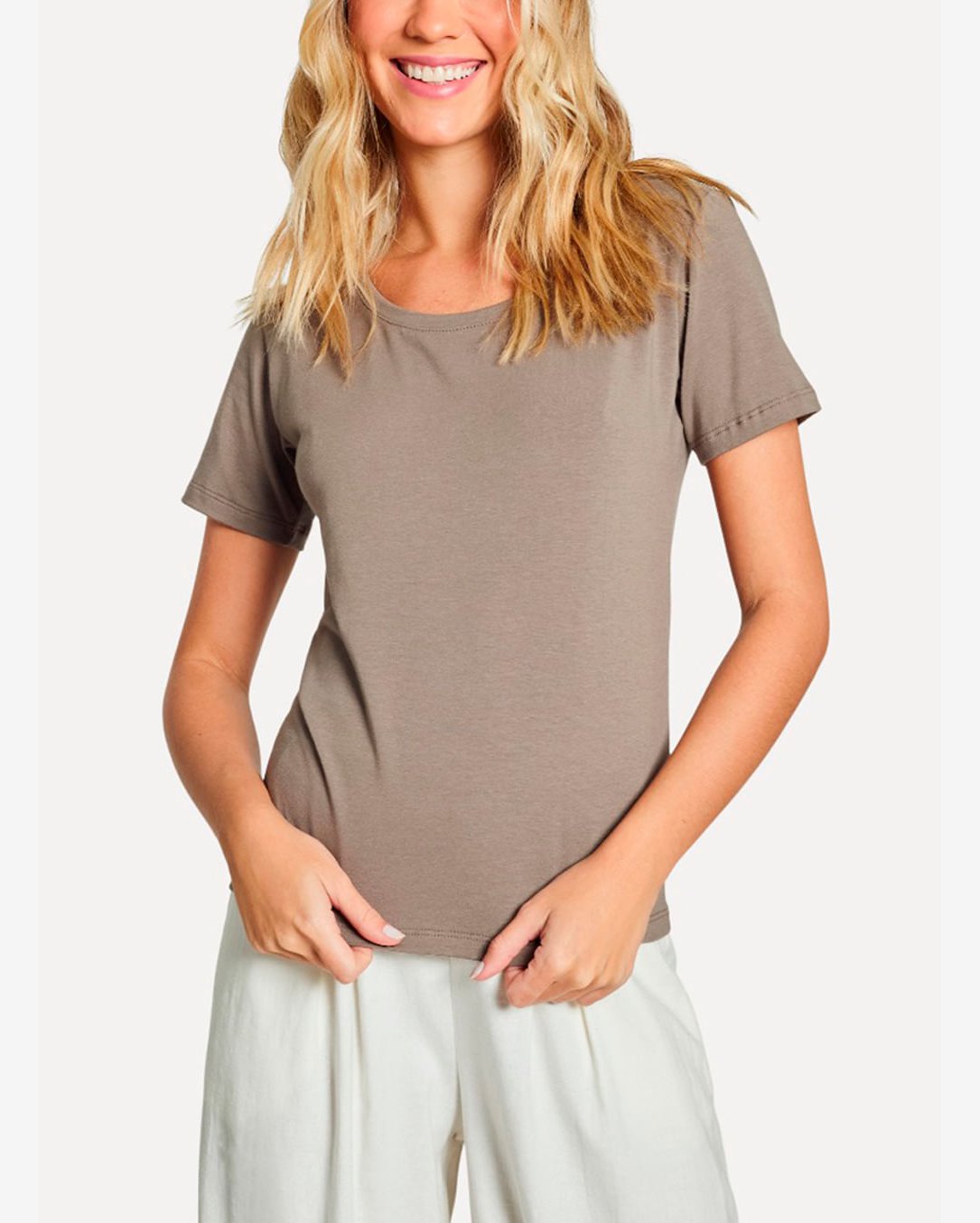 Riachuelo | Camiseta Manga Curta Simples Reserva 90563 Feminina Algodão ...