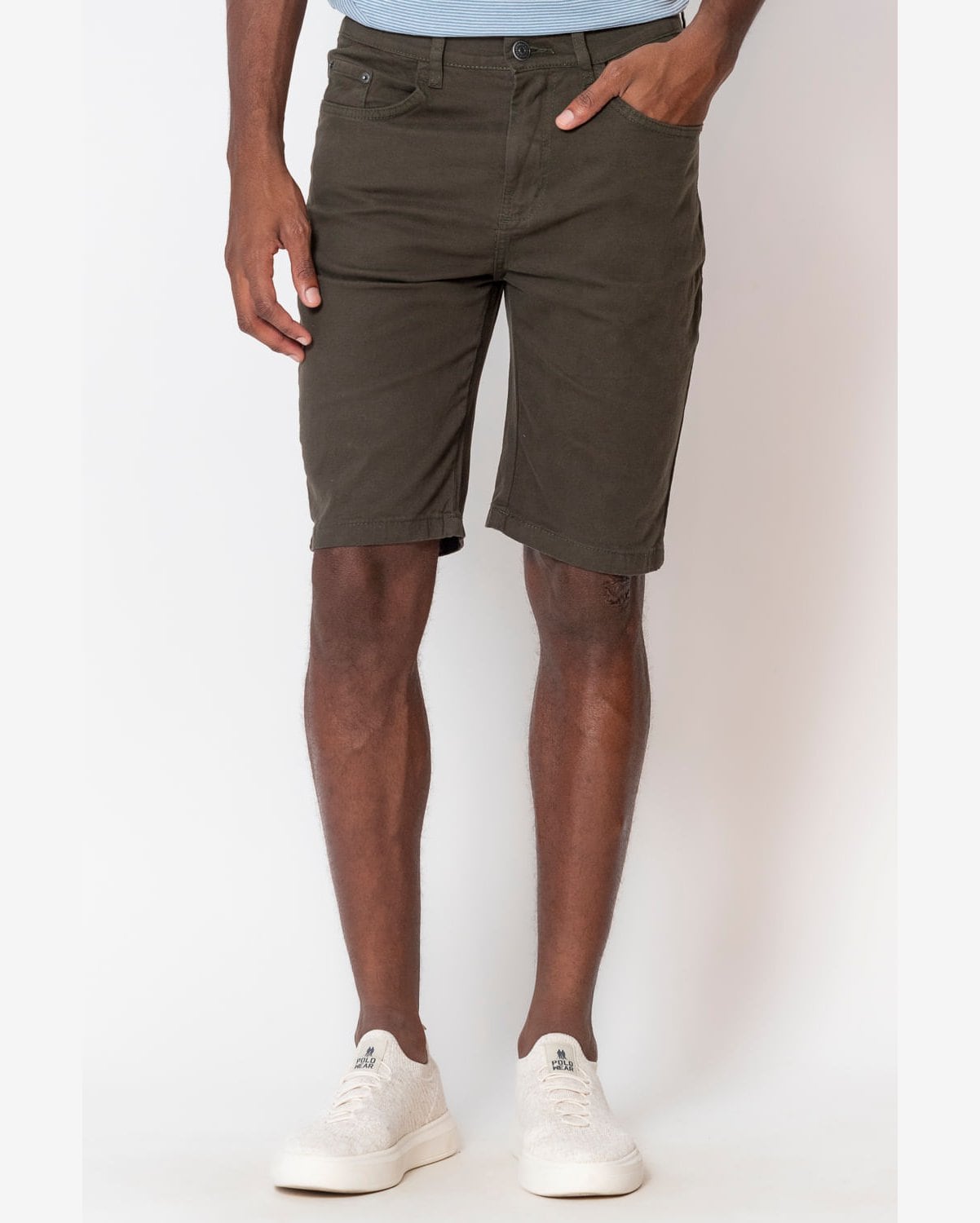 Riachuelo | Bermuda Masculina Sarja Flex Polo Wear Verde Escuro