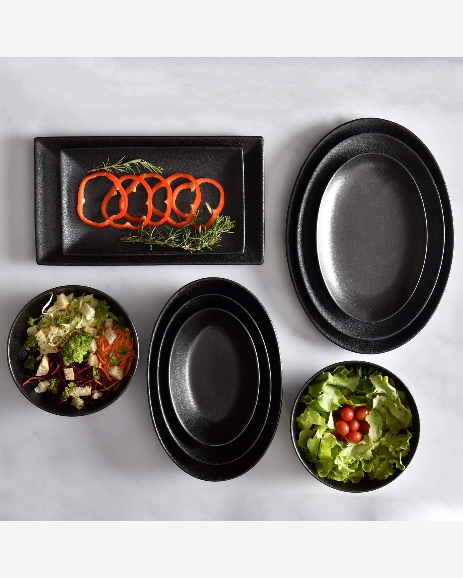 Riachuelo | Prato Oval Caviar em Porcelana 30x22cm Maxwell & Williams Preto