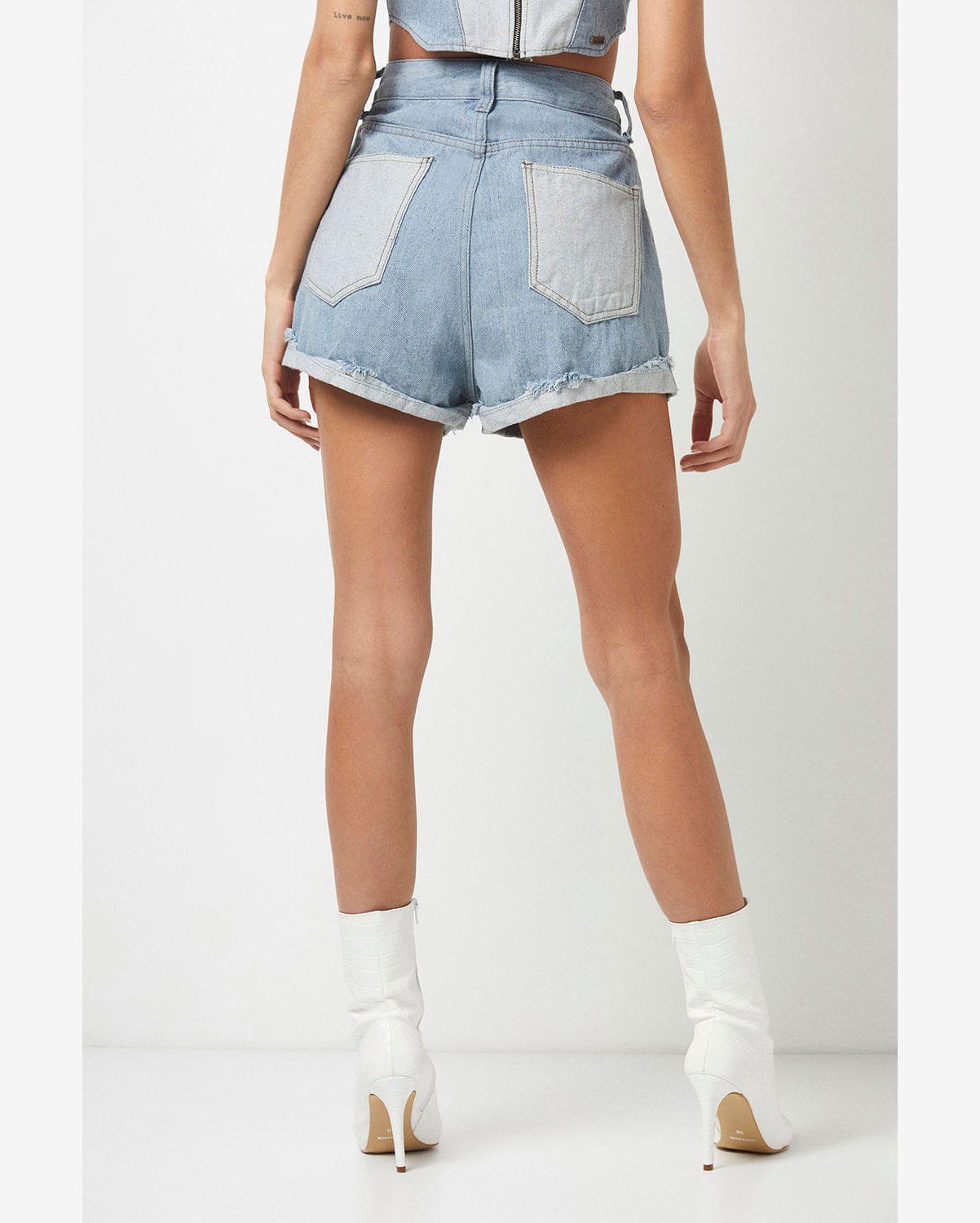 Riachuelo | Short Recorte Pala Frontal Planet Girls Jeans Claro