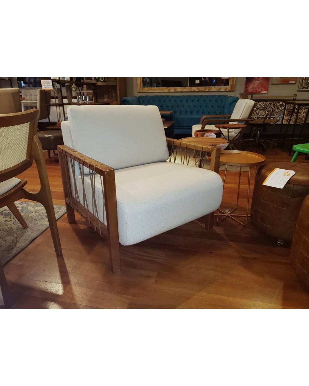 Riachuelo | Poltrona Joe Assento Linho Creme Base Madeira - 55239