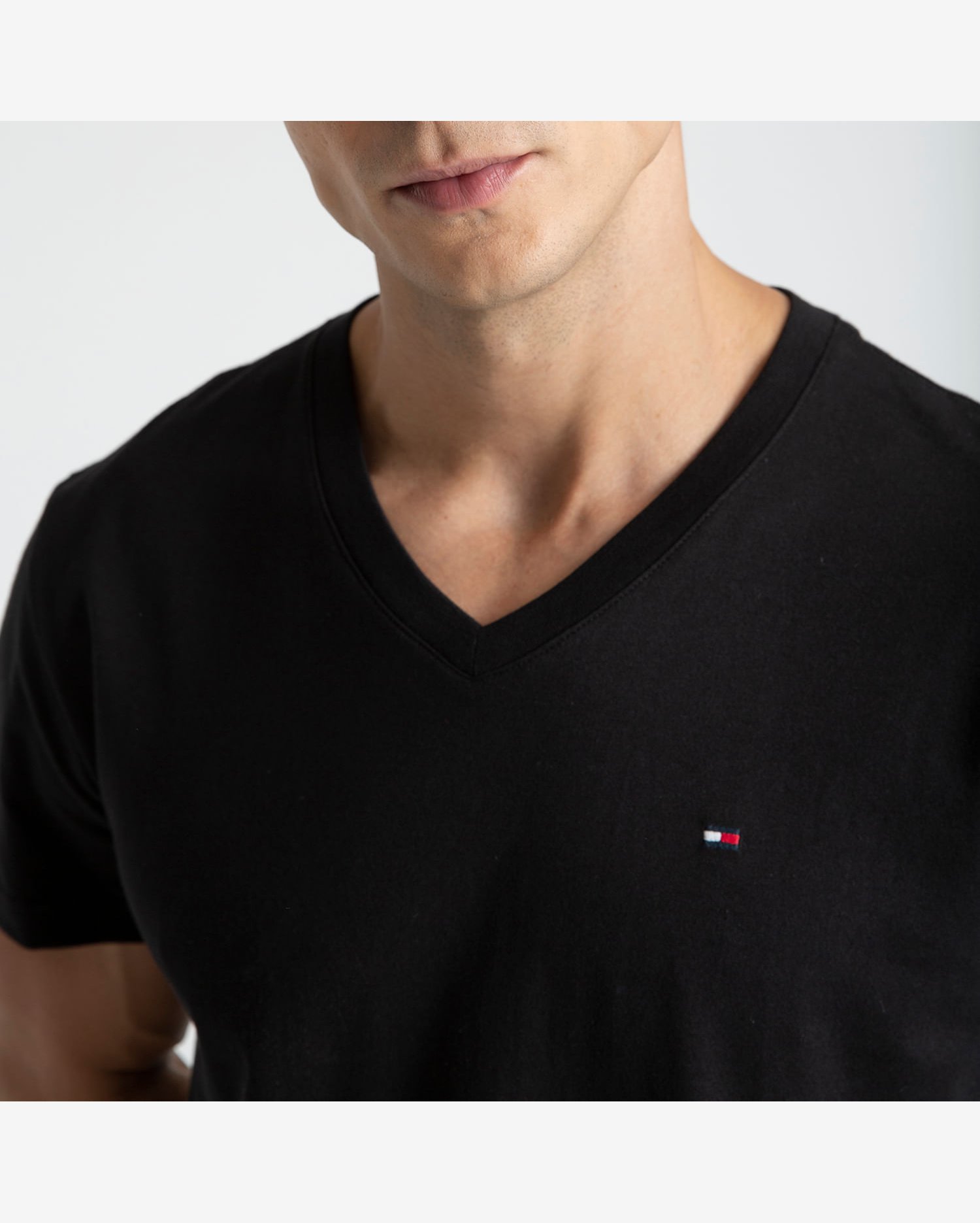 Riachuelo | Camiseta Clássica Gola V