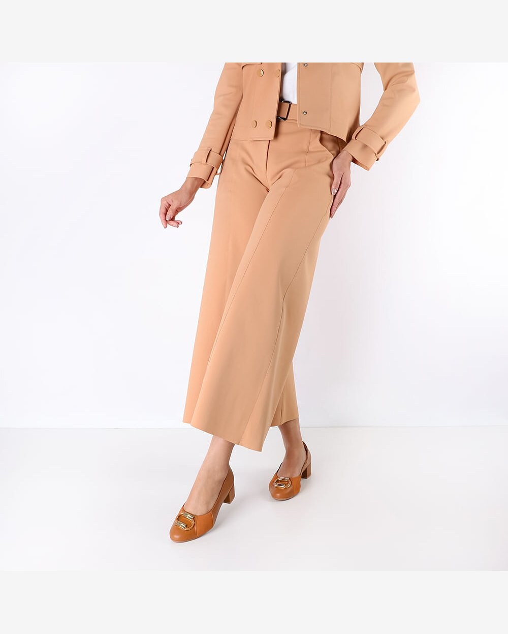 Riachuelo | Scarpin Marrom Couro Lateral Tecido