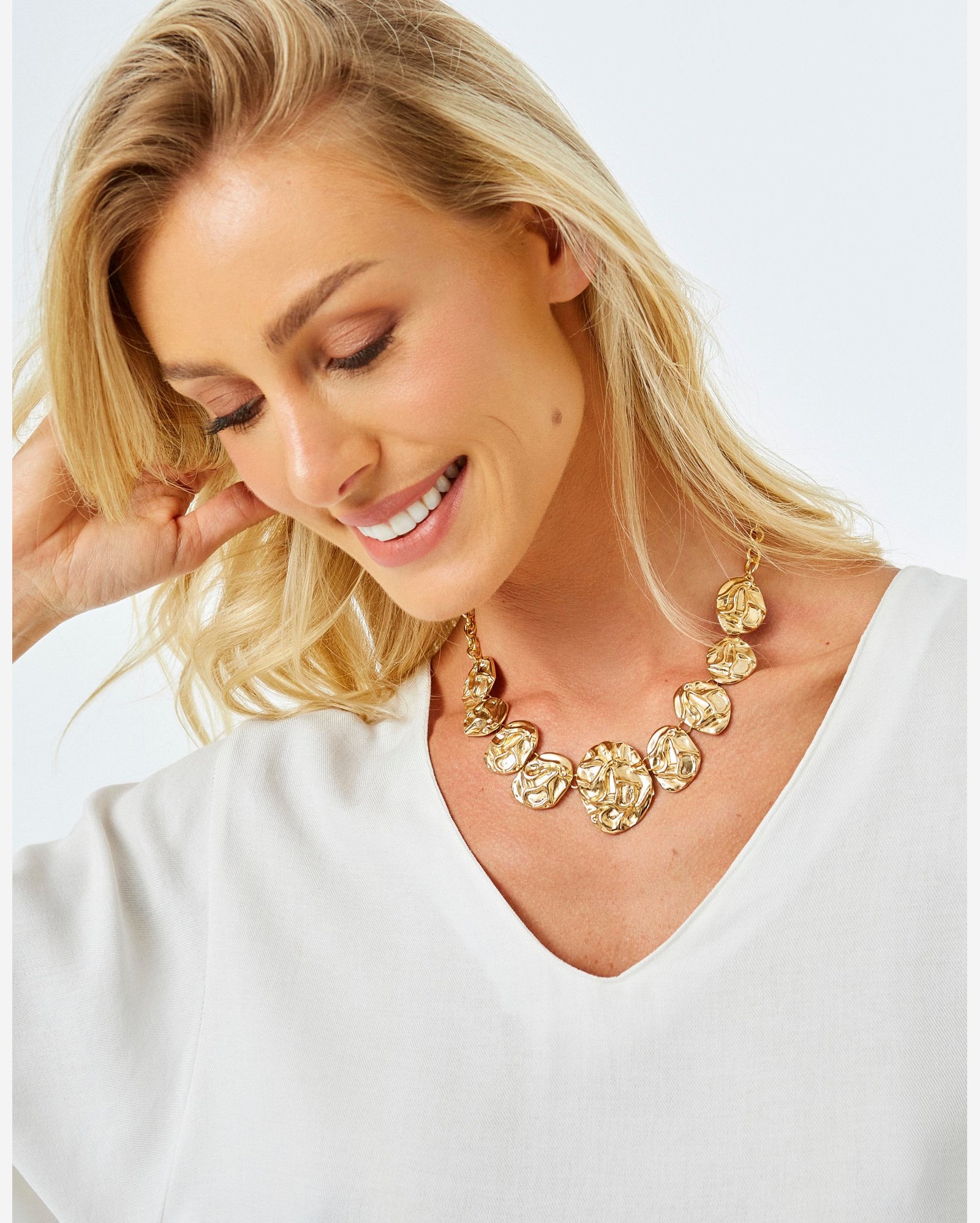 Riachuelo | Colar Metal Martelado - Dourado